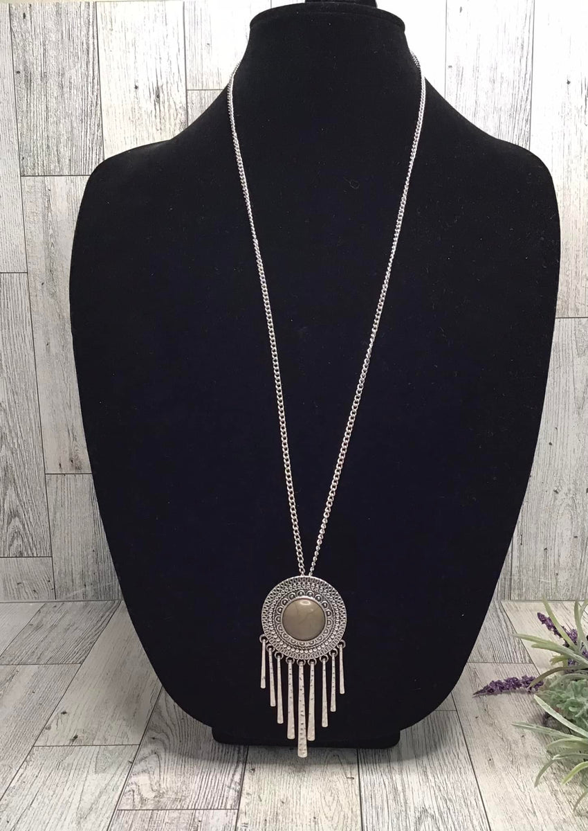 Vintage Green Stone Necklace – Ericka C Wise, $5 Jewelry